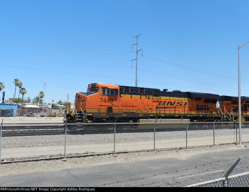 BNSF 7449